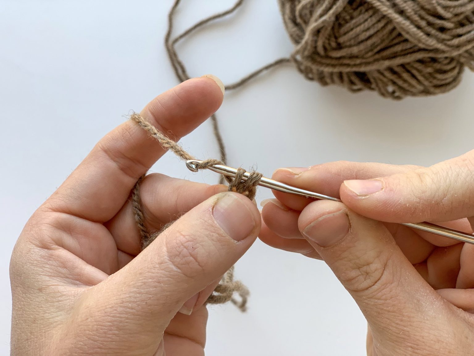 A Beginners Guide To Crocheting: How To Create A Foundation Chain