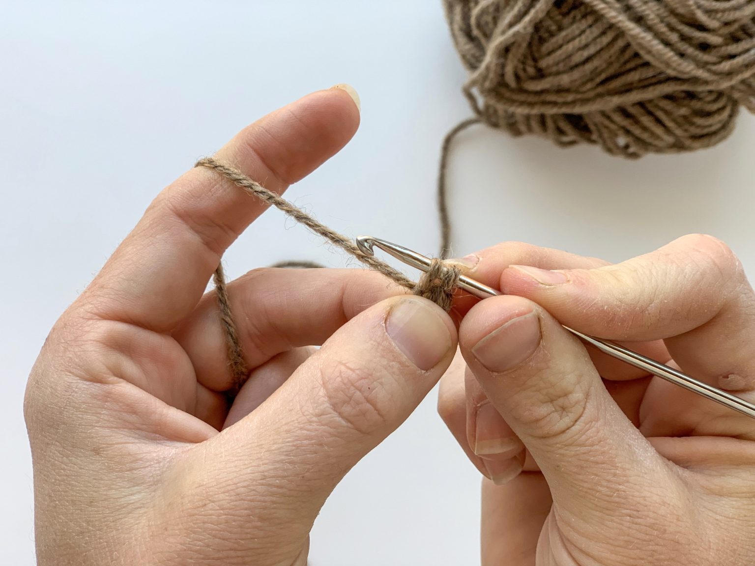 A Beginners Guide To Crocheting: How To Create A Foundation Chain