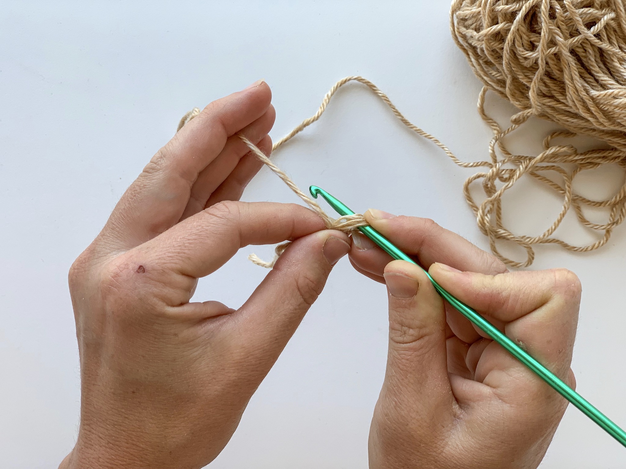 A Beginners Guide To Crocheting: How To Create A Magic Loop – She’s ...